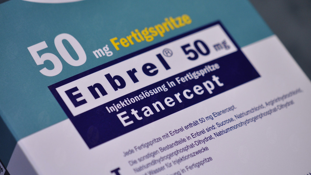 Enbrel: Neuer Injektionspen mit Spritzerinnerung | APOTHEKE ADHOC