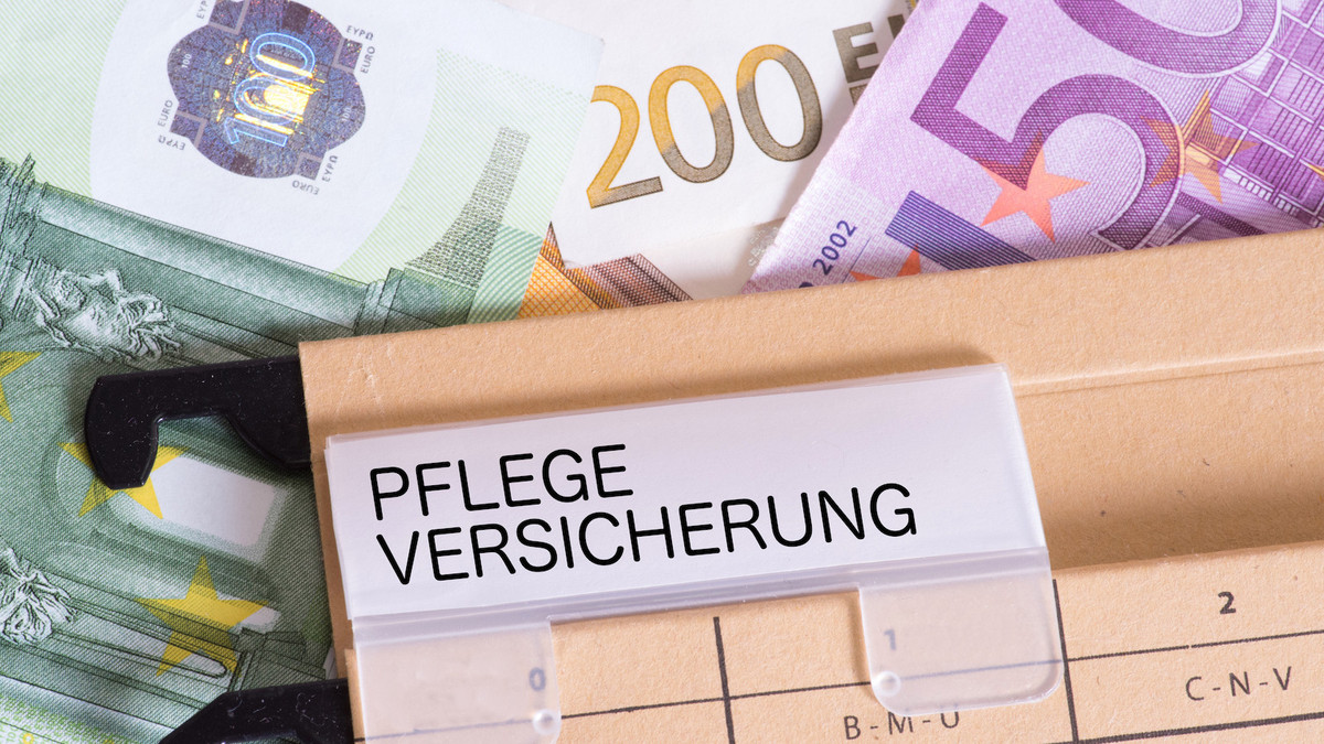 Höherer Pflegebeitrag auf dem Weg | APOTHEKE ADHOC