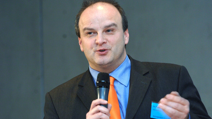 Froese bleibt Verbandschef | APOTHEKE ADHOC