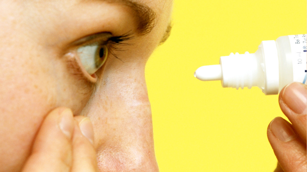 Fünf Tipps zur Anwendung von Augentropfen bei Kindern | APOTHEKE ADHOC