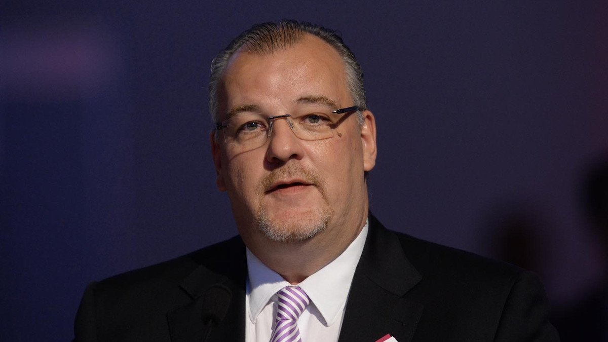 Dobbert teilt aus: Ärzte und Politik hauen die Apotheker übers Ohr ...