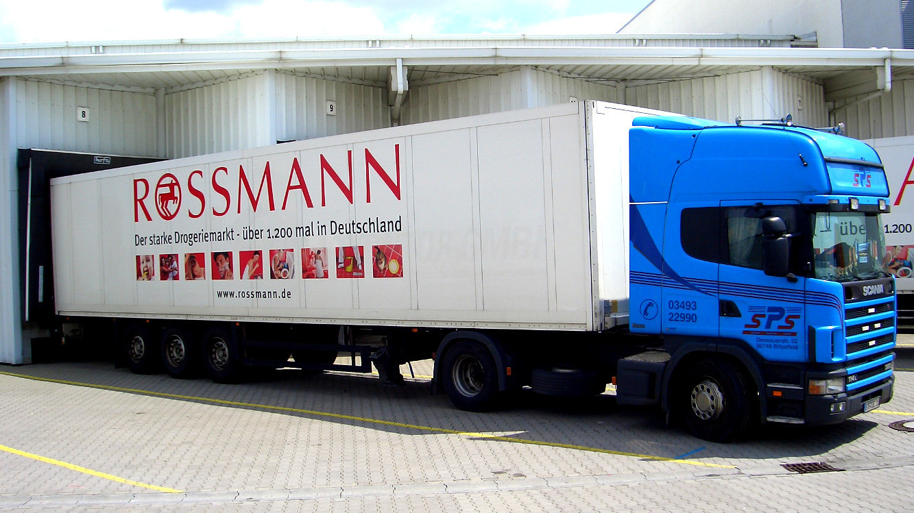 Rossmann: Neuer Schwung bei Apothekenkosmetik | APOTHEKE ADHOC