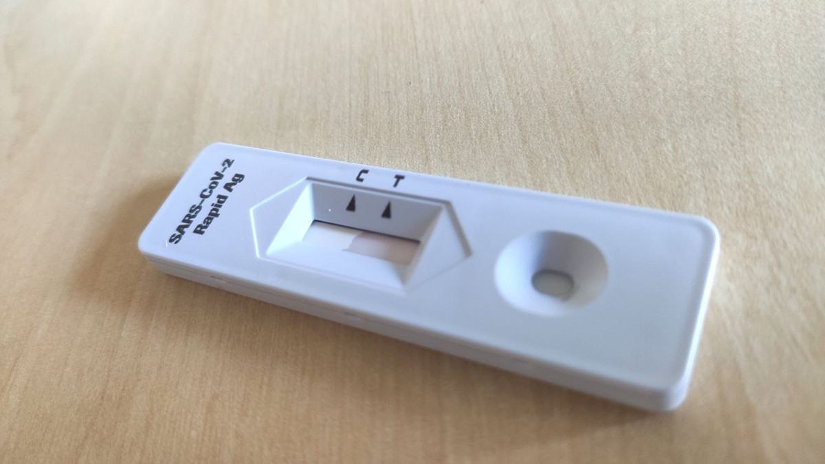 Erster Spucktest zugelassen | APOTHEKE ADHOC