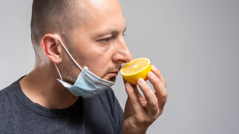 Geruchssinn meist nach acht Monaten zurück | APOTHEKE ADHOC