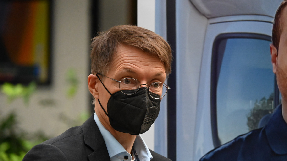 Masken-Beschaffung: Lauterbach verspricht Aufklärung | APOTHEKE ADHOC