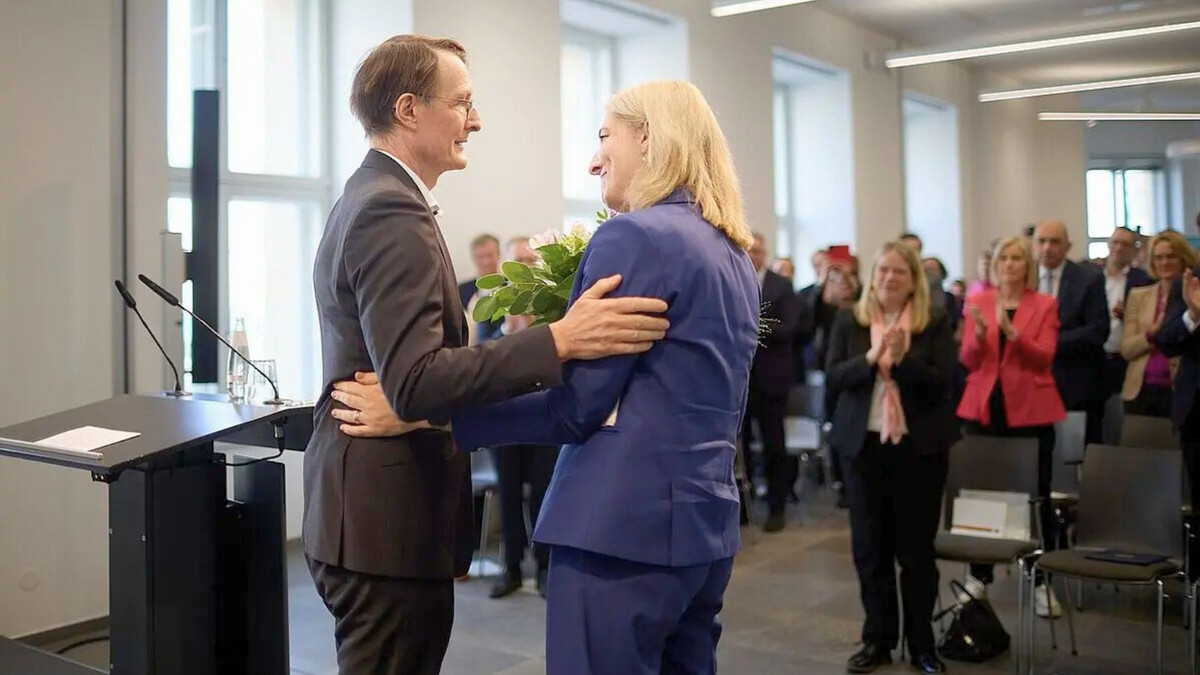 Warken recycelt Lauterbachs Pflegereform | APOTHEKE ADHOC