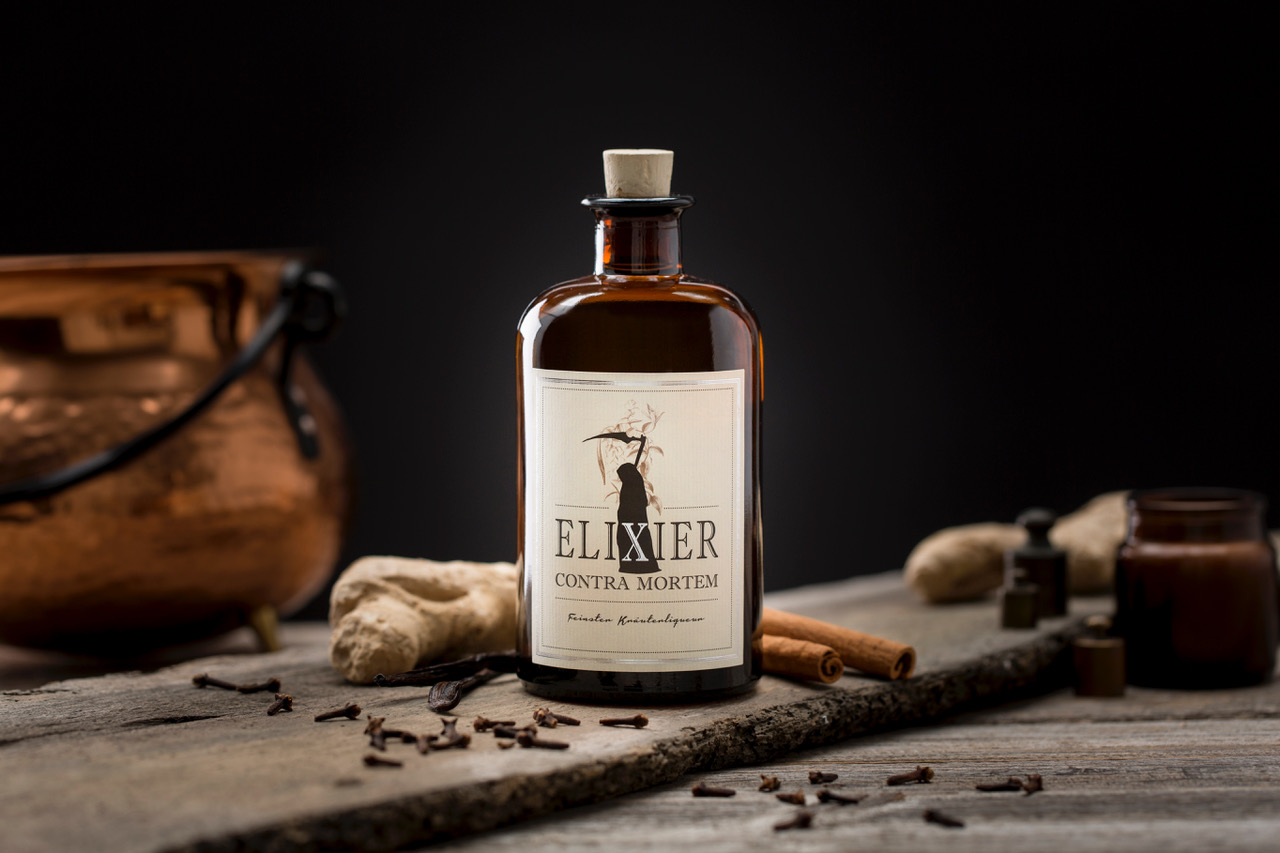 Apothekersohn braut Elixier gegen den Tod | APOTHEKE ADHOC