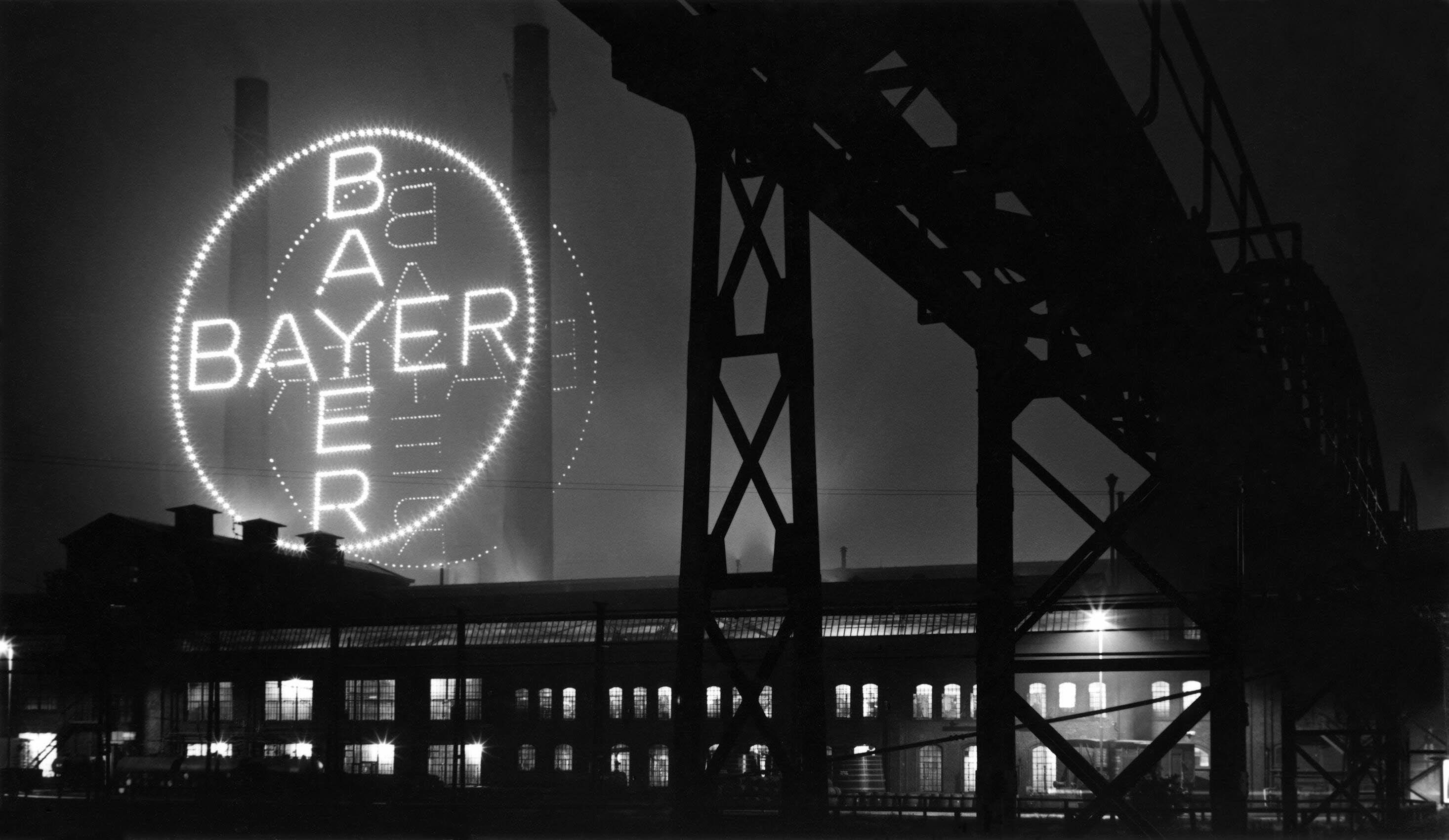Bayer-Kreuz statt Wappen-Löwe | APOTHEKE ADHOC