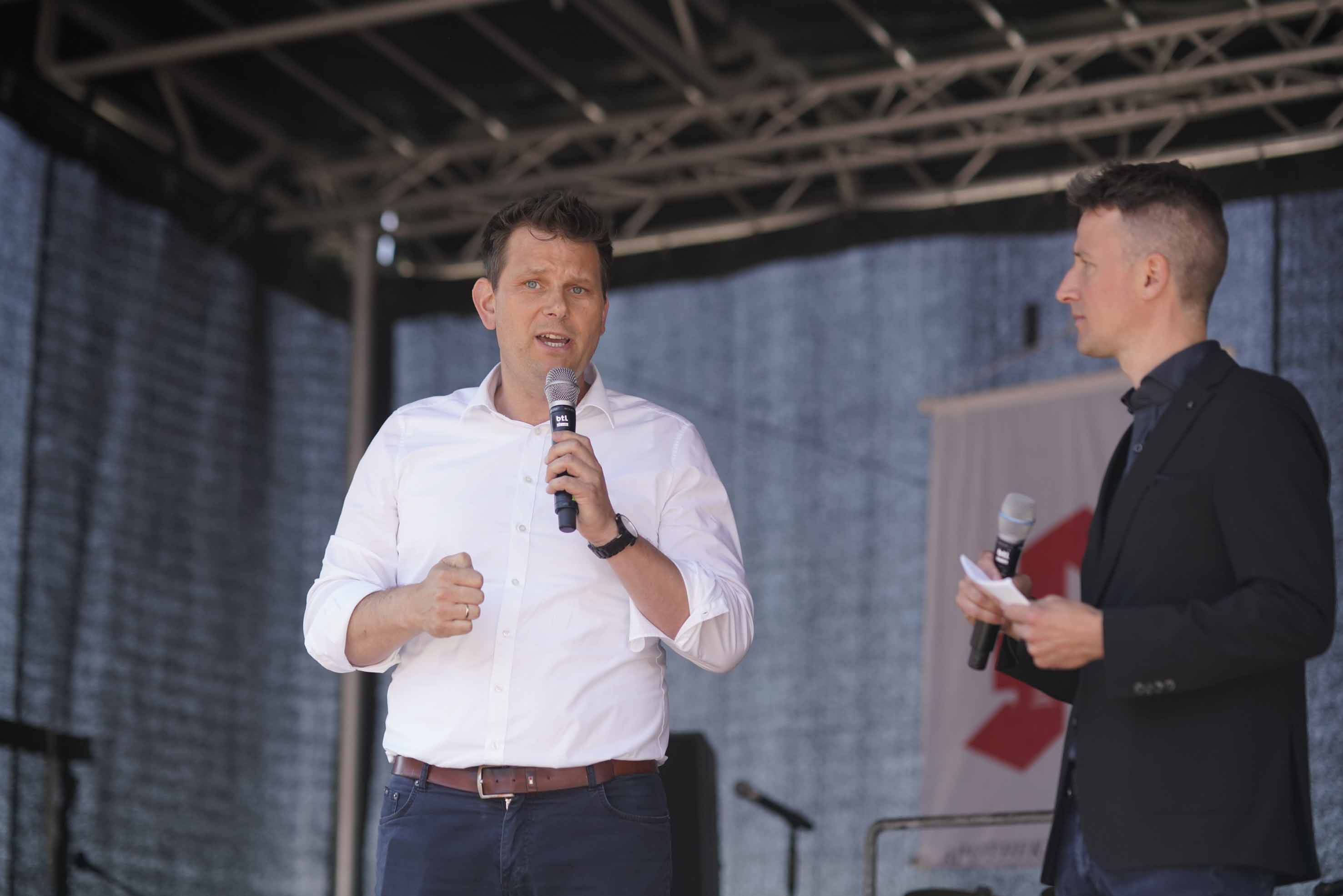 7500 protestieren am Rhein | APOTHEKE ADHOC