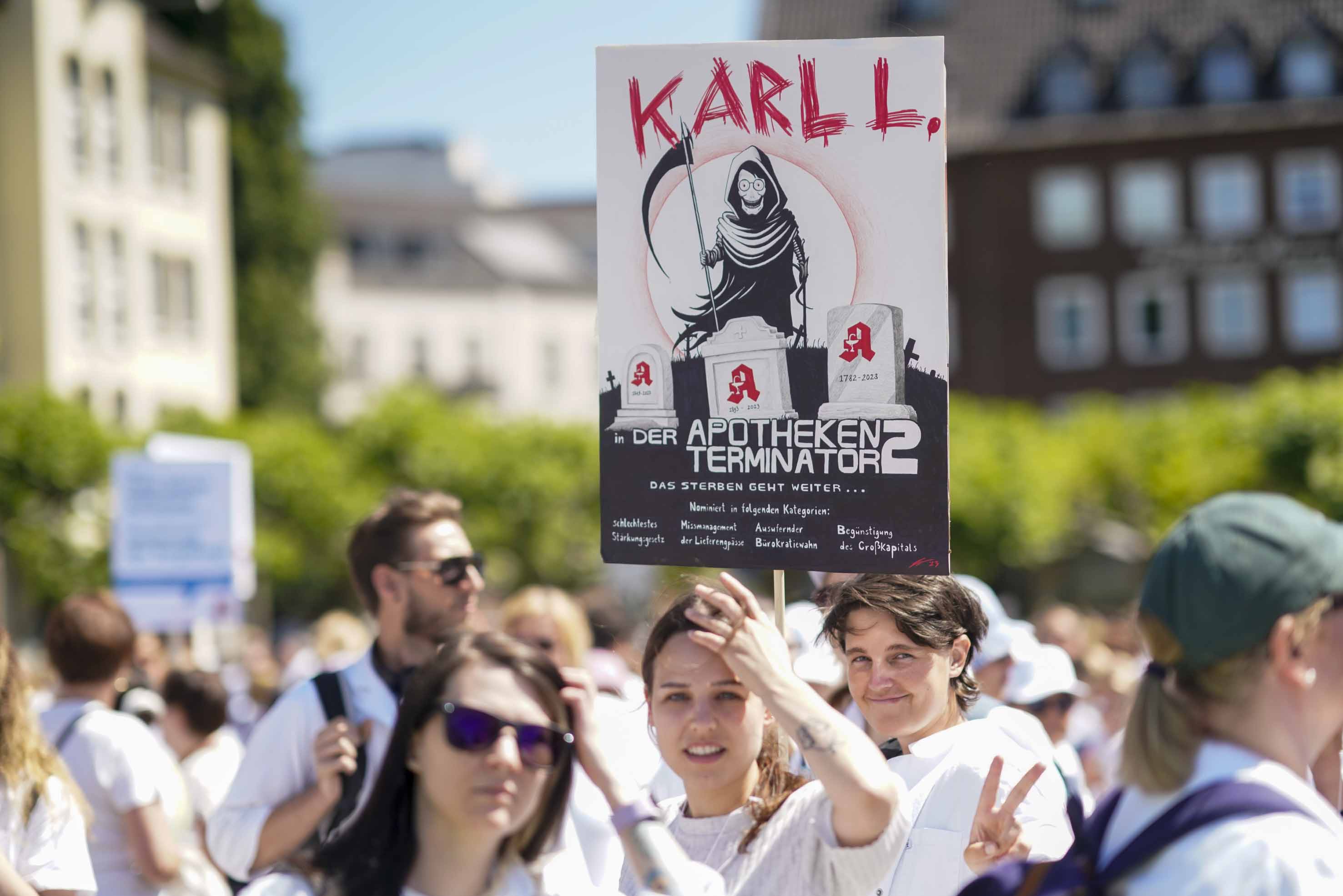 Die besten Protestplakate | APOTHEKE ADHOC